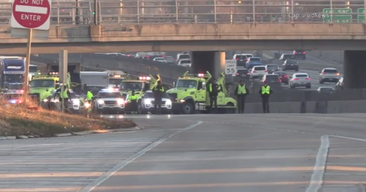 Illinois State Police respond to Dan Ryan Expressway shooting - CBS Chicago