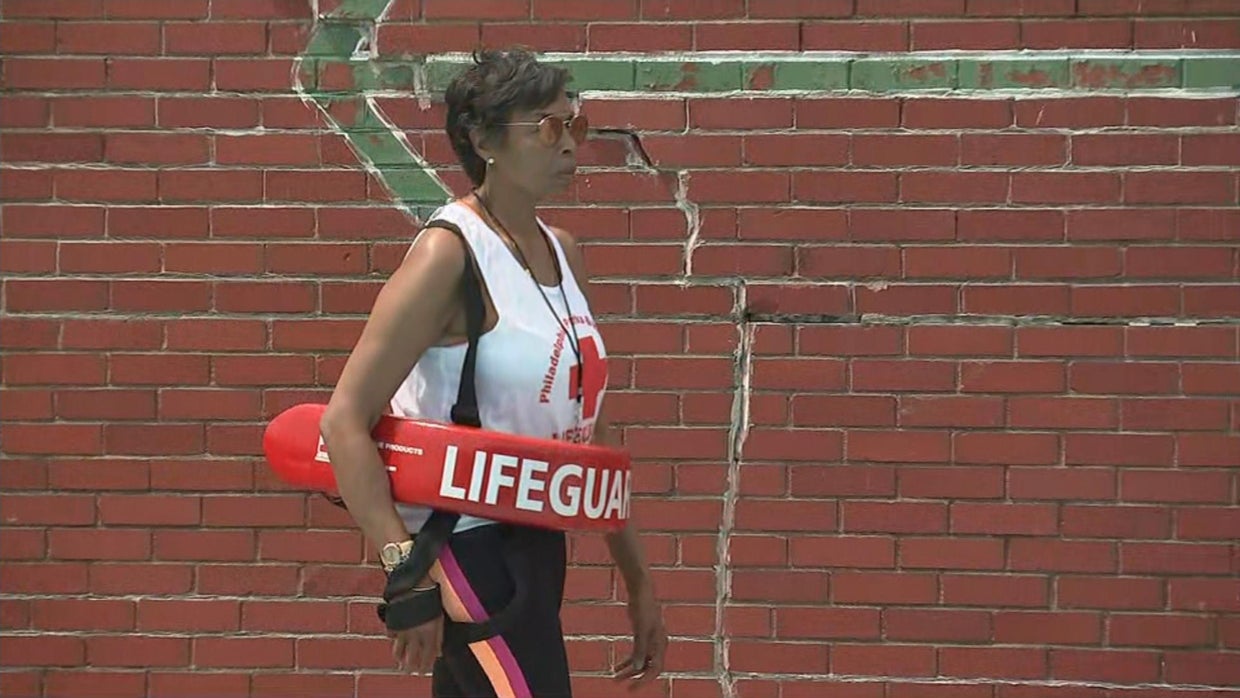 $1,000 bonus for Philadelphia lifeguards - even if you can't swim - CBS ...