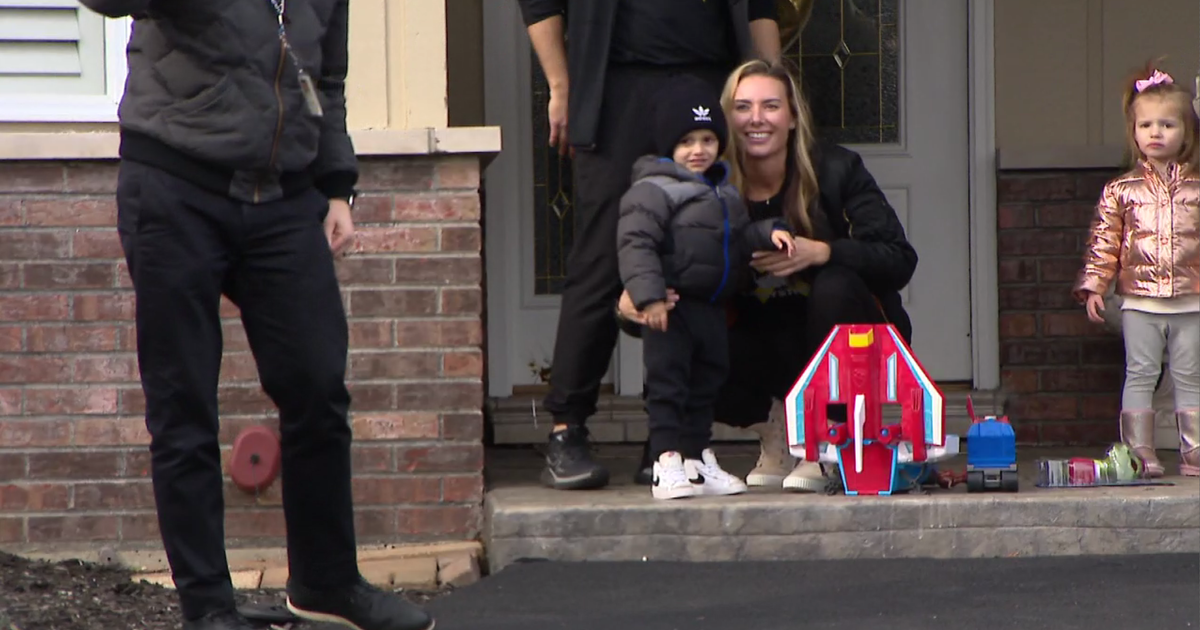 Community rallies for 3-year-old boy with rare cancer - CBS Chicago