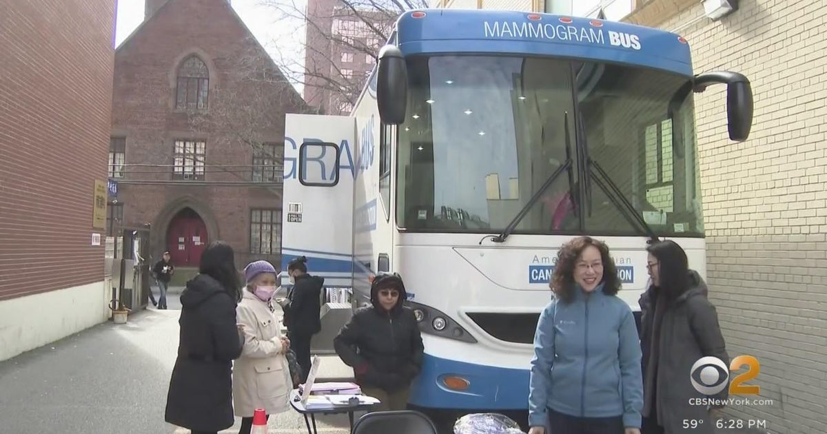 Mammogram Bus provides free screenings for women in Flushing - CBS New York