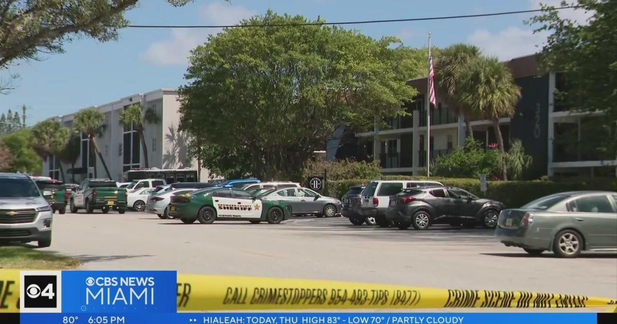 Two Dead In Shooting At Pompano Beach Apartment Complex Cbs Miami