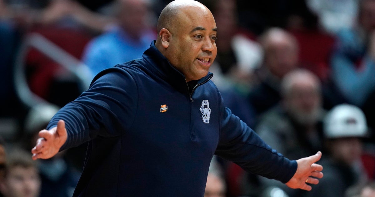 Notre Dames hires Micah Shrewsberry as basketball coach - CBS Chicago