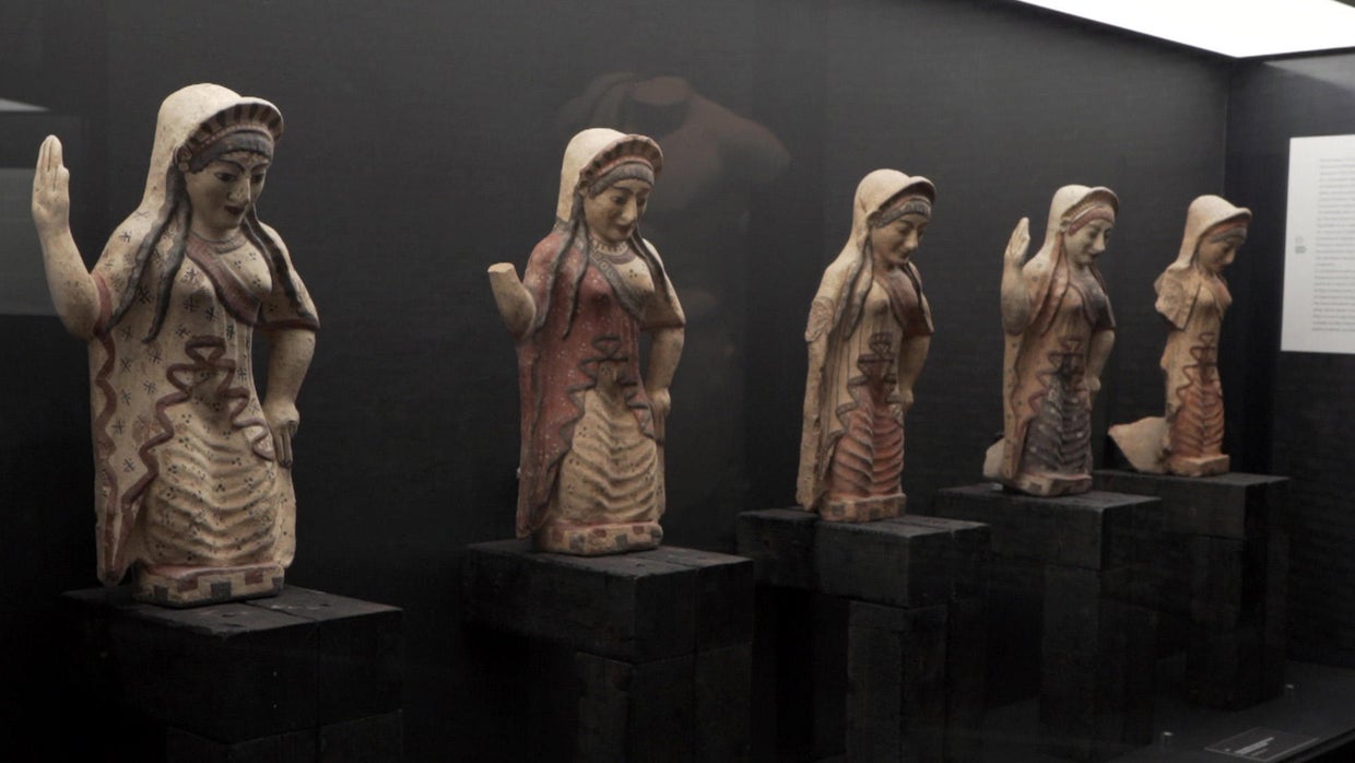 Art repatriation: Fighting traffickers in an illicit global trade - CBS ...