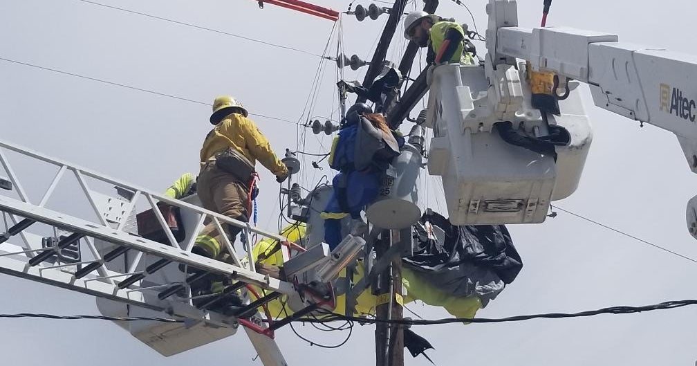Skydiver rescued from powerlines in Riverside County - CBS Los Angeles