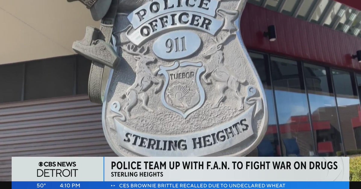 Sterling Heights police team up with community program to fight war on ...