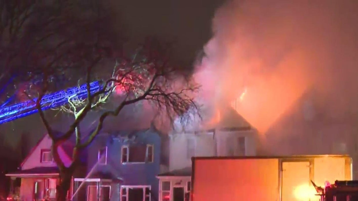 1 firefighter dead, 2 injured in West Pullman fire - CBS Chicago