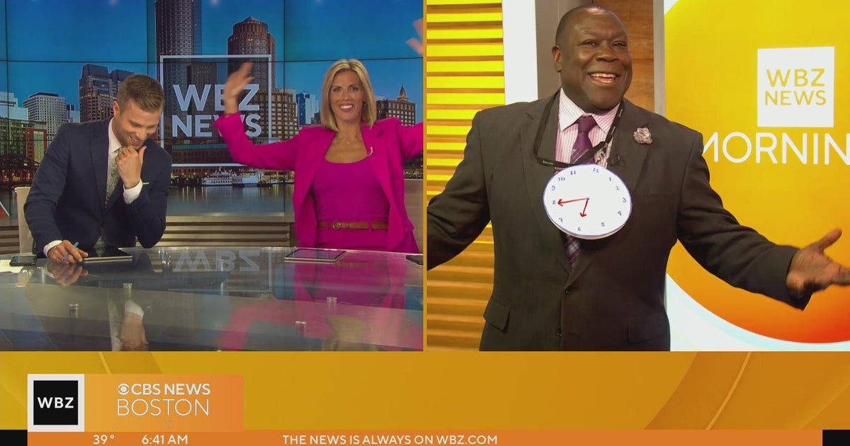 Levan Reid celebrates Flavor Flav's visit to Harvard with big clock ...