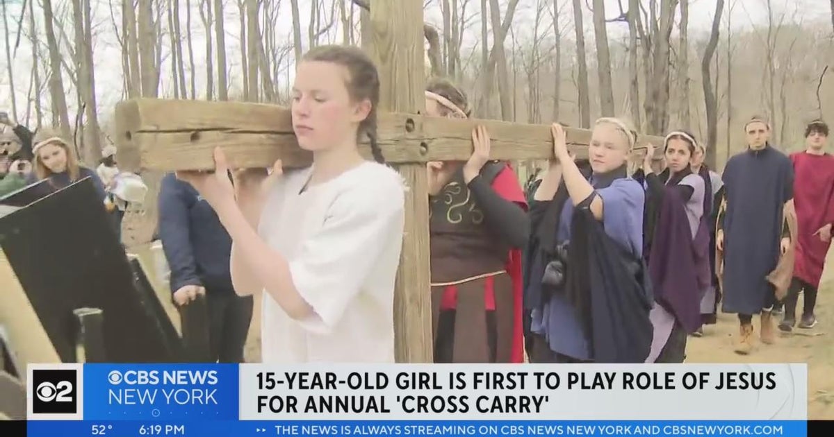 15-year-old is first girl to play role of Jesus at New Jersey school ...