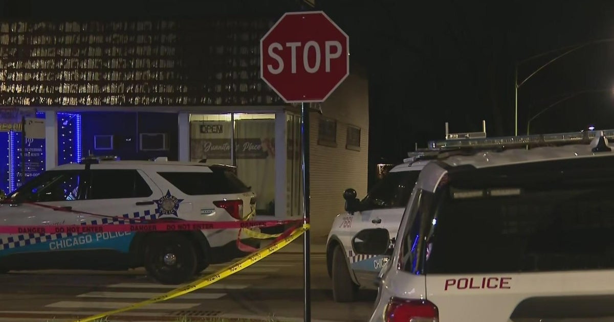 17-year-old shot, killed in Montclare - CBS Chicago