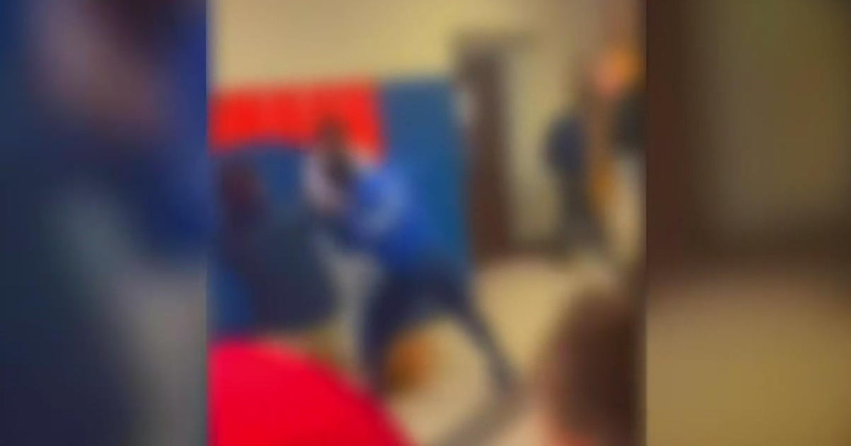 OPRF High School holding community discussion after fights - CBS Chicago