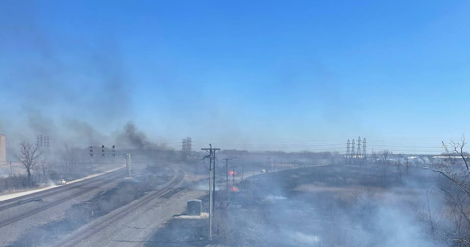 Officials probe brush fire that fanned across expanse in Gary - CBS Chicago