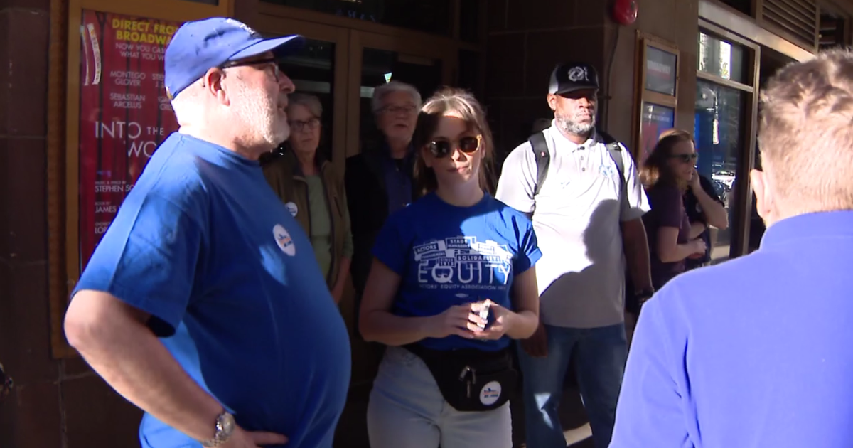 Chicago actors speak on behalf of traveling Broadway performers - CBS ...