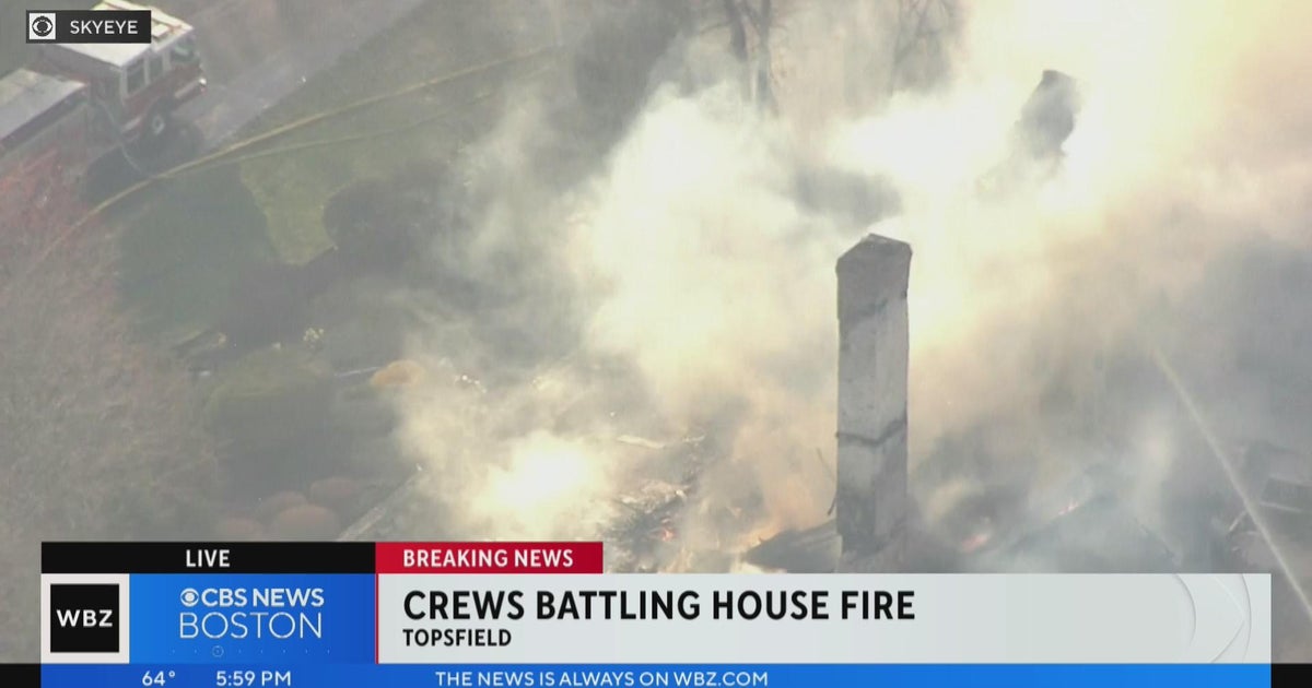 Fire breaks out at home on Coppermine Road in Topsfield - CBS Boston