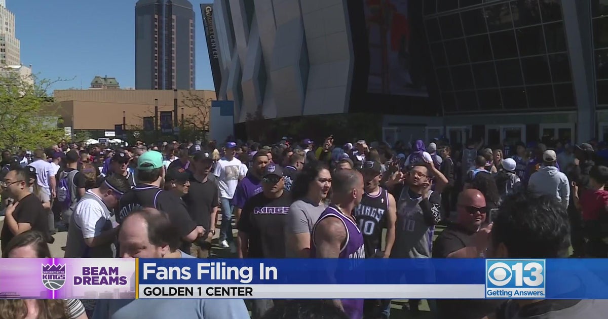 Kings fans filing into G1C for Game 1 - CBS Sacramento