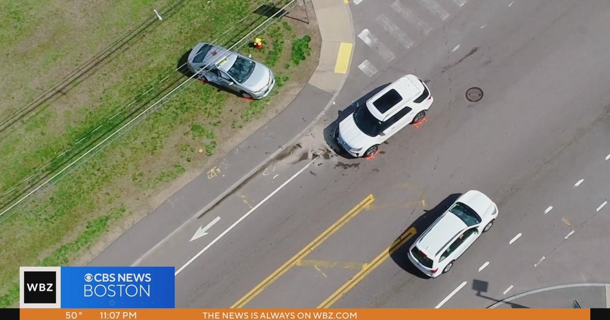 Police investigate crash in Mansfield - CBS Boston