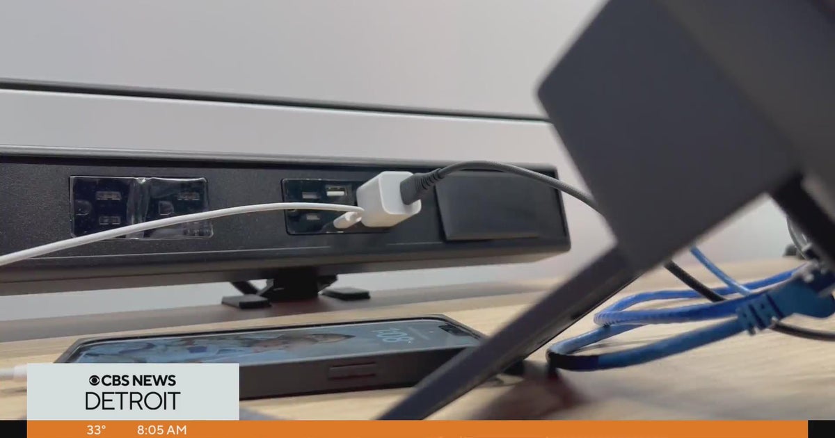 Michigan AG warns of "juice jacking" at public USB charging stations ...