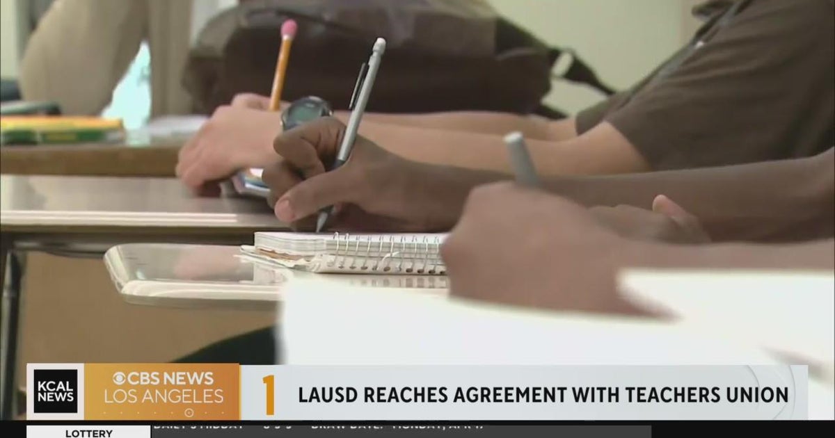 UTLA reaches contract agreement with LAUSD - CBS Los Angeles