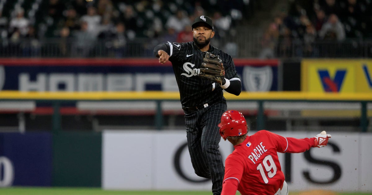 Phillies split DH with ChiSox after recording 1 hit in loss - CBS ...