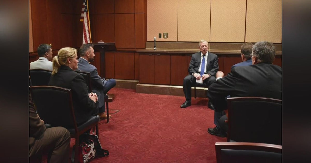 Durbin pushing for improved safety for mail carriers - CBS Chicago