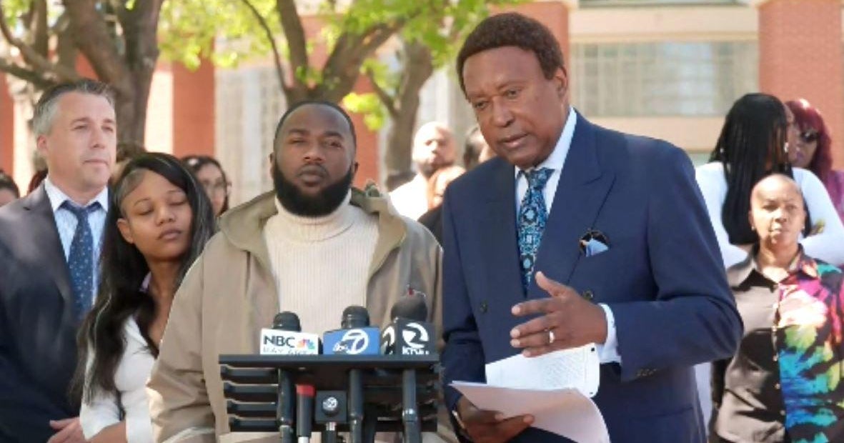 Antioch police racist text scandal: Civil rights attorney John Burris ...