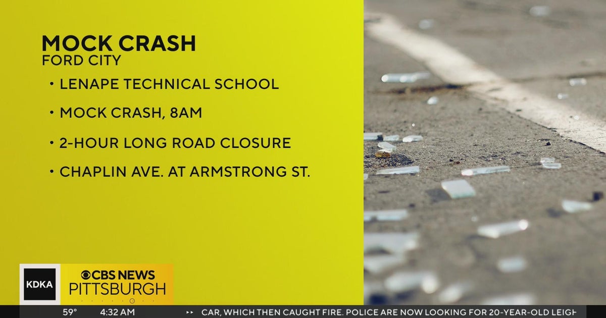 Police in Ford City staging mock crash - CBS Pittsburgh