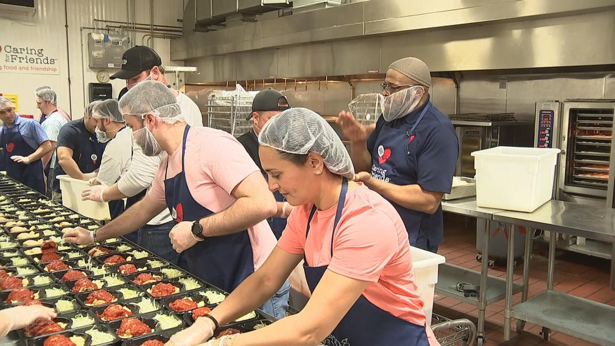 Caring for Friends volunteers aim to keep Philadelphia fed - CBS ...