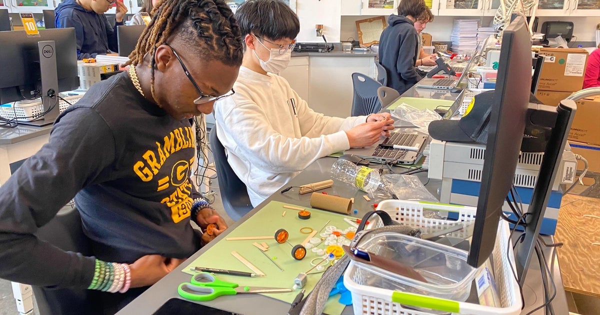 Nonprofit Engineering Tomorrow offers North Texas students free, hands-on lab - CBS Texas