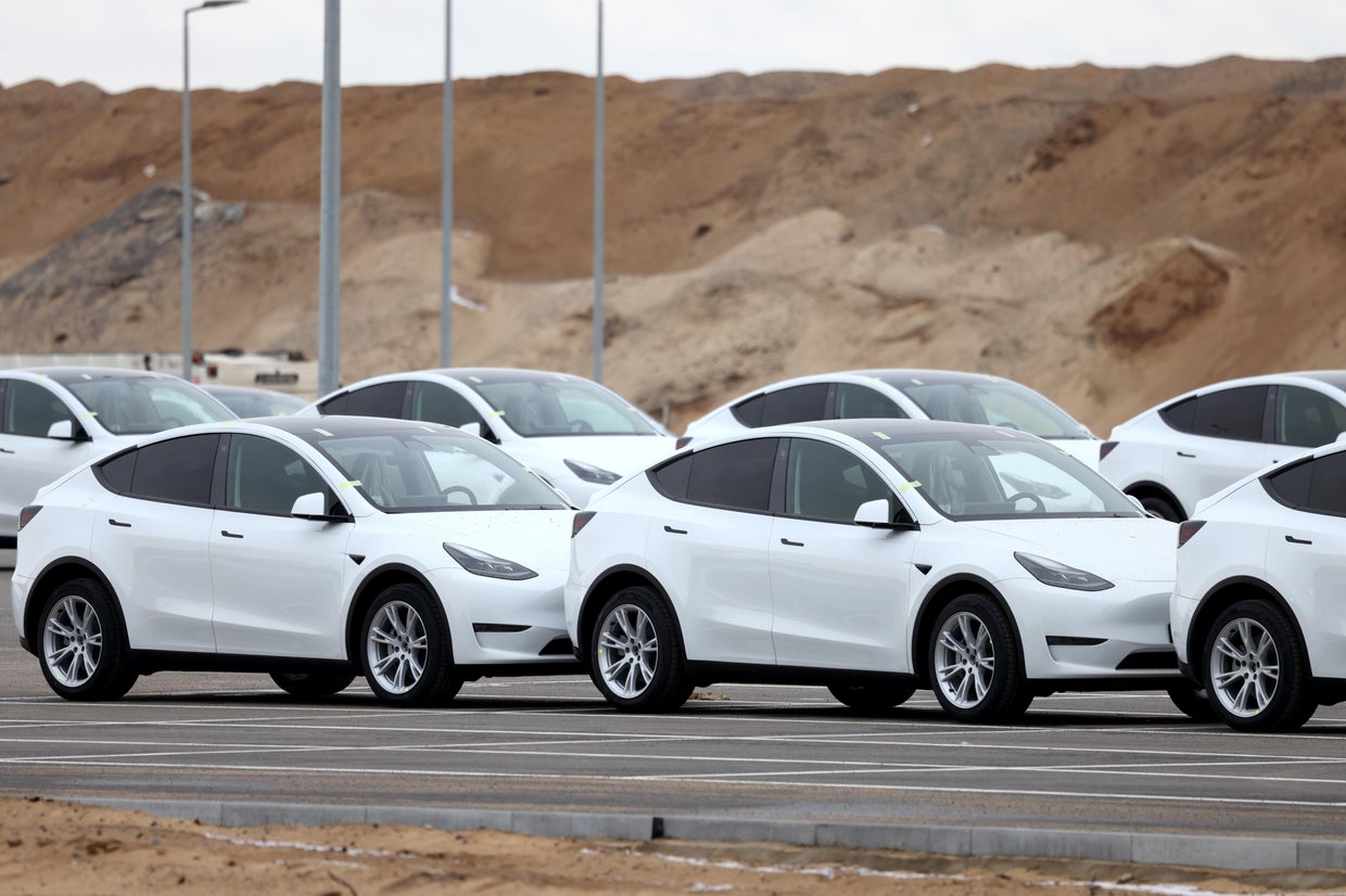 Tesla drops starting price of Model Y below the cost of the average U.S ...