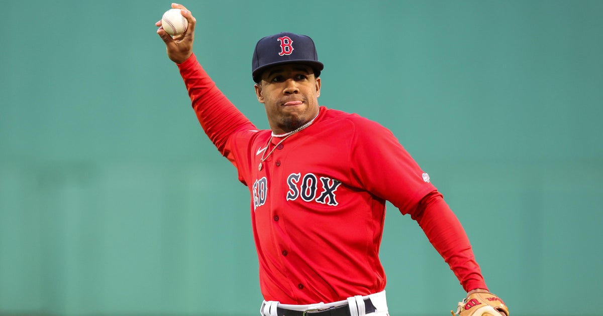 Red Sox call up Enmanuel Valdez to replace injured Yu Chang - CBS Boston