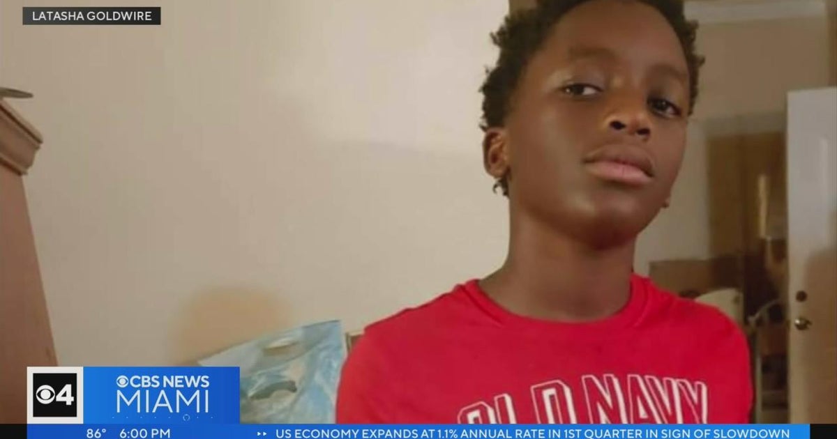 Distraught mom seeks answers in killing of son, 15, in NW Dade shooting ...