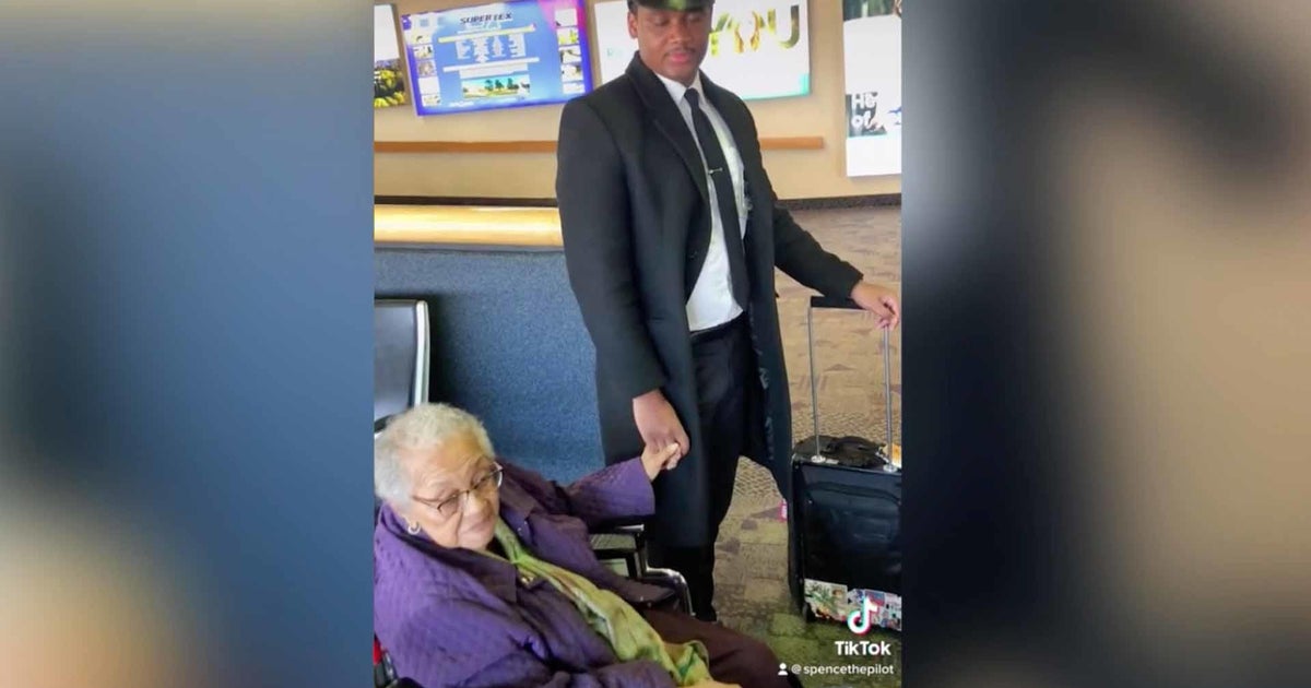 Pilot fulfills childhood dream of flying his family - CBS News