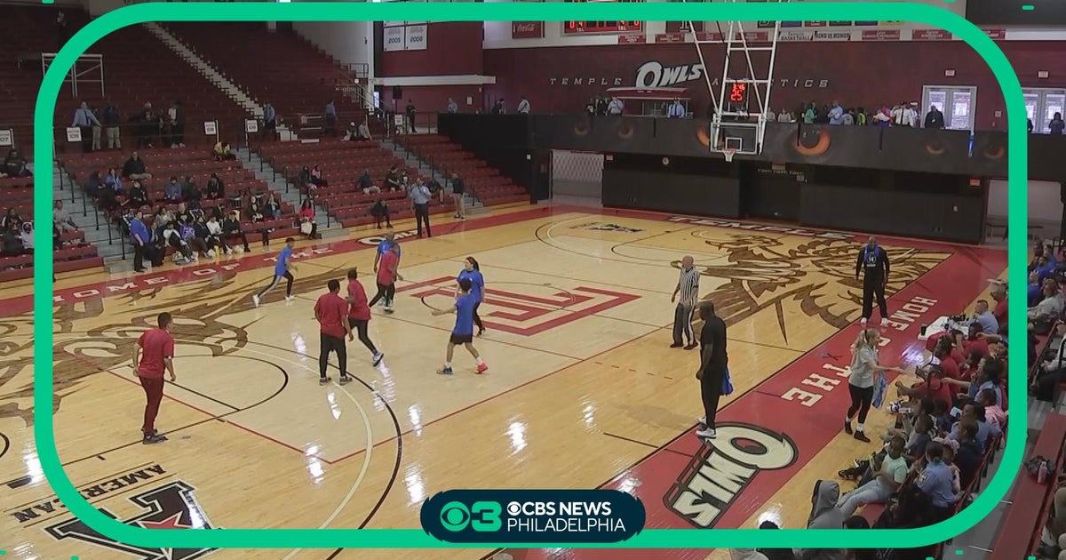 Philadelphia PAL annual basketball game shows officers' personalities ...