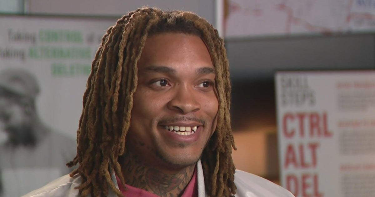 West Side man pivots from gang life to group therapy - CBS Chicago