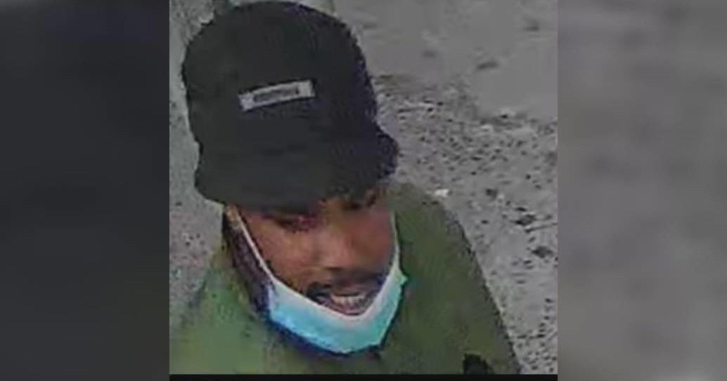 NYPD: Suspect hit 72-year-old man with hammer in Chelsea attack - CBS ...
