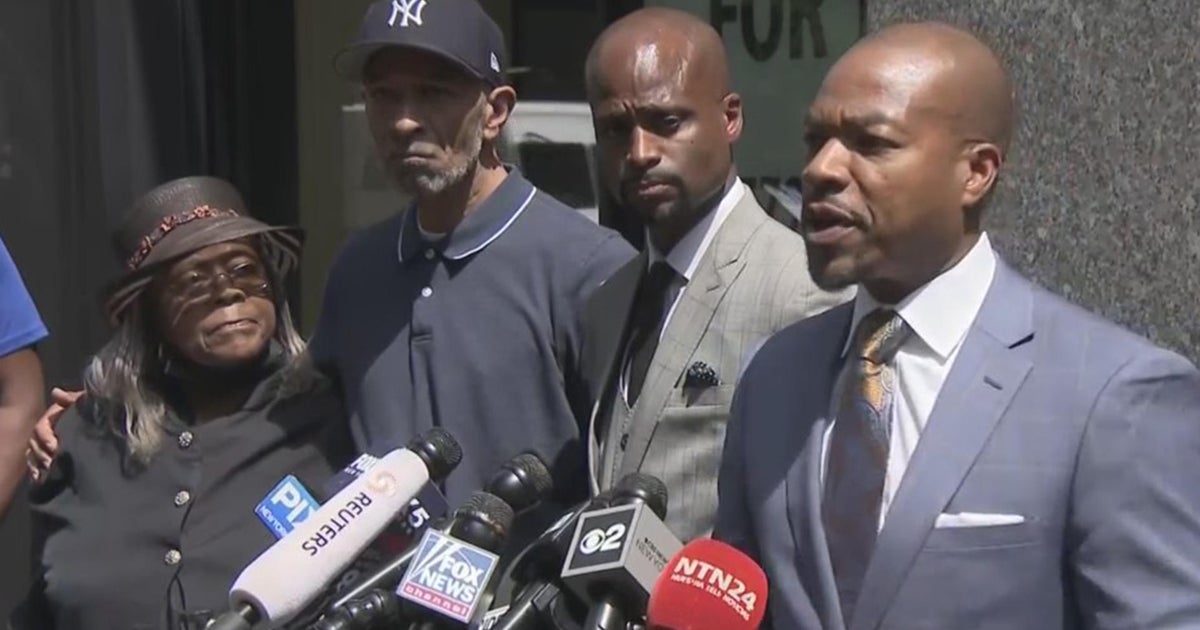 Attorneys say Daniel Penny should be charged with murder for subway ...