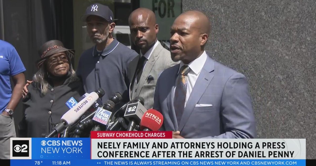 Jordan Neely family attorney hold news conference - CBS New York