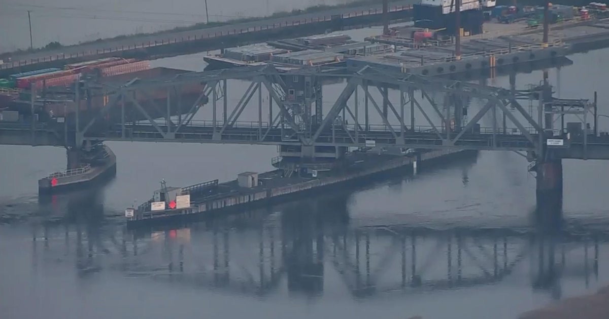 NJ TRANSIT delays continue Friday due to repairs at Portal Bridge - CBS ...