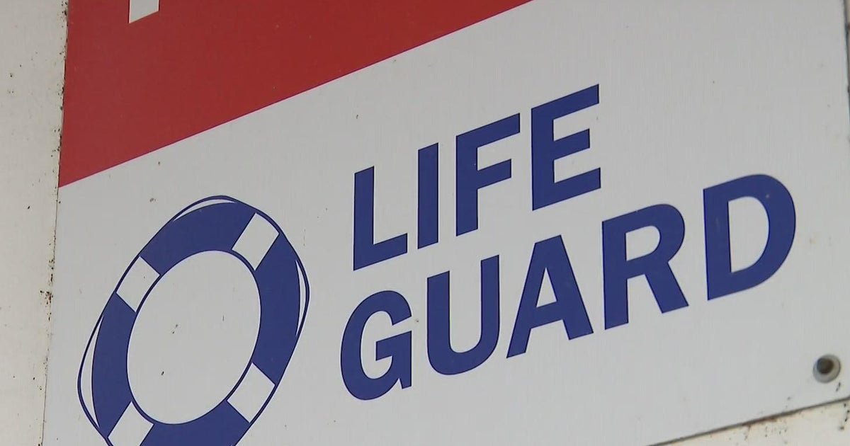 Chicago Park District hosting lifeguard swim tests - CBS Chicago
