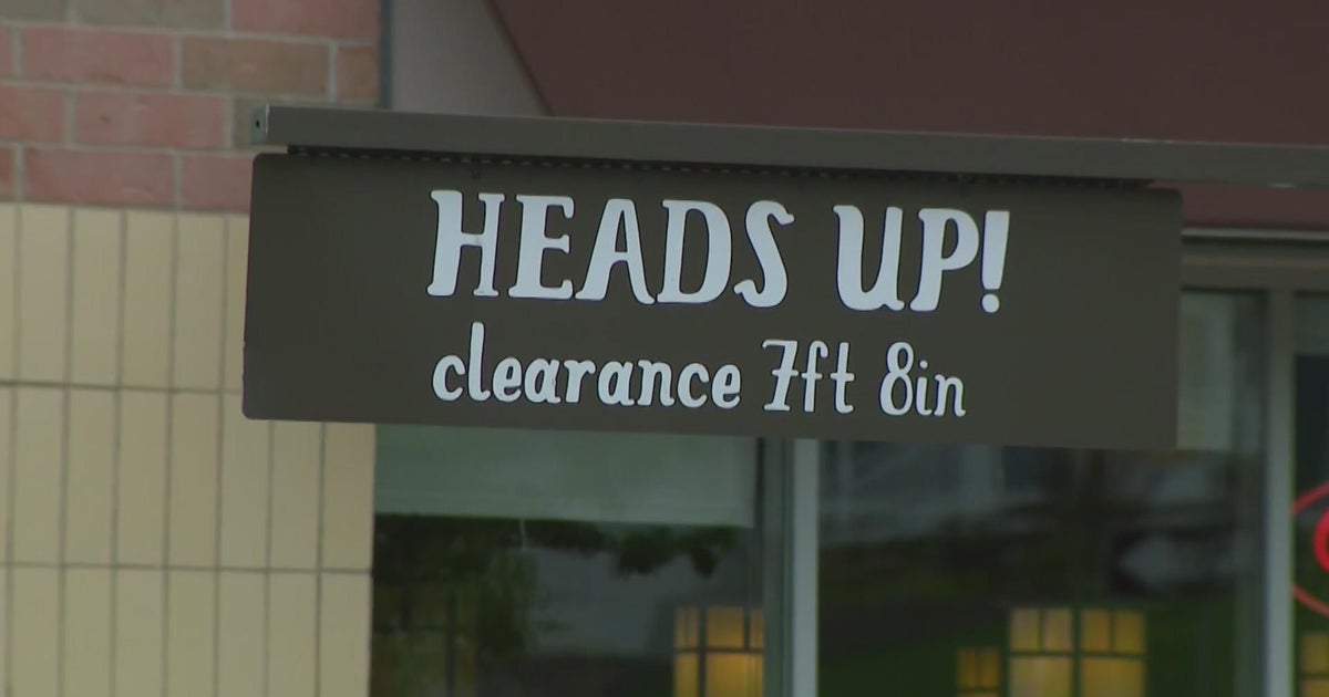 Did an airplane drop poop over a Burnsville neighborhood? - CBS Minnesota