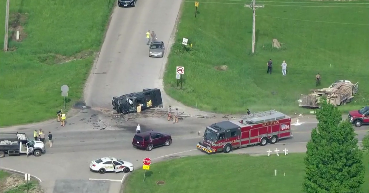 3 people injured, trapped in crash near Manhattan, Illinois - CBS Chicago