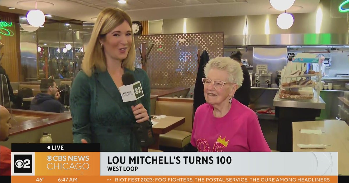 Lou Mitchell’s turns 100 - CBS Chicago