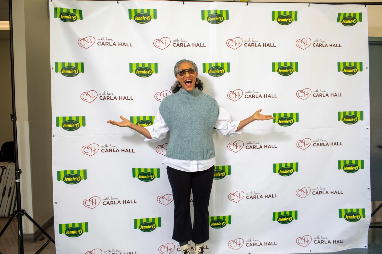 Celebrity chef Carla Hall visits Detroit school for "School Cafeteria ...