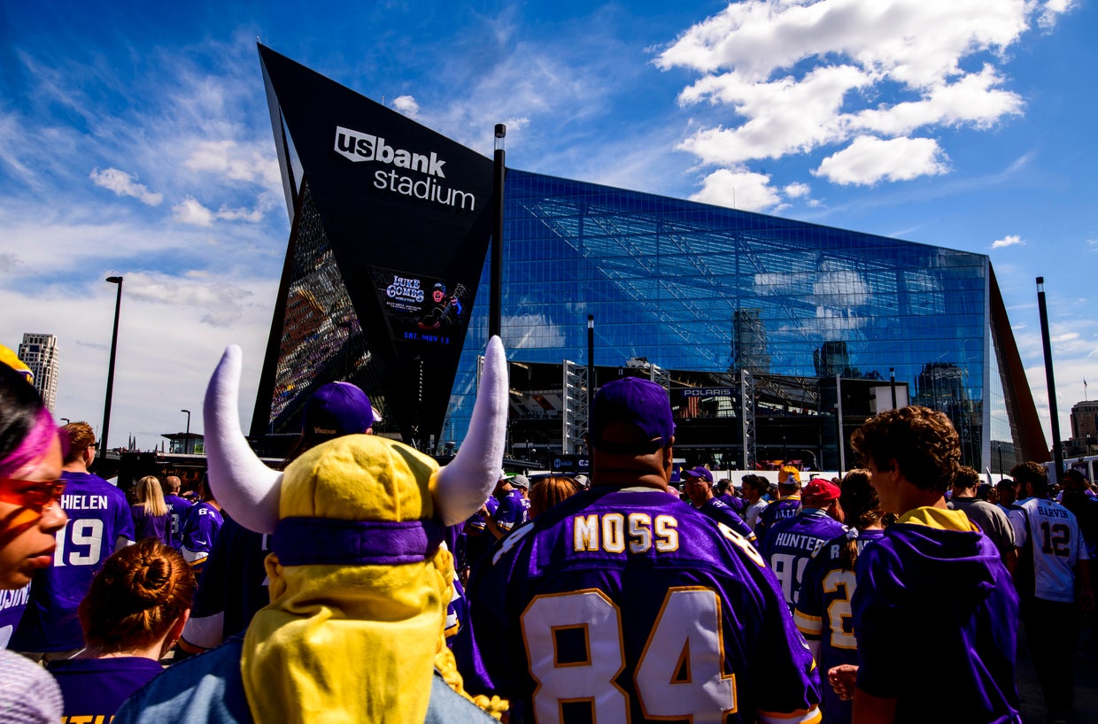 The Athletic ranks NFL venues: Where does U.S. Bank Stadium land? - CBS ...