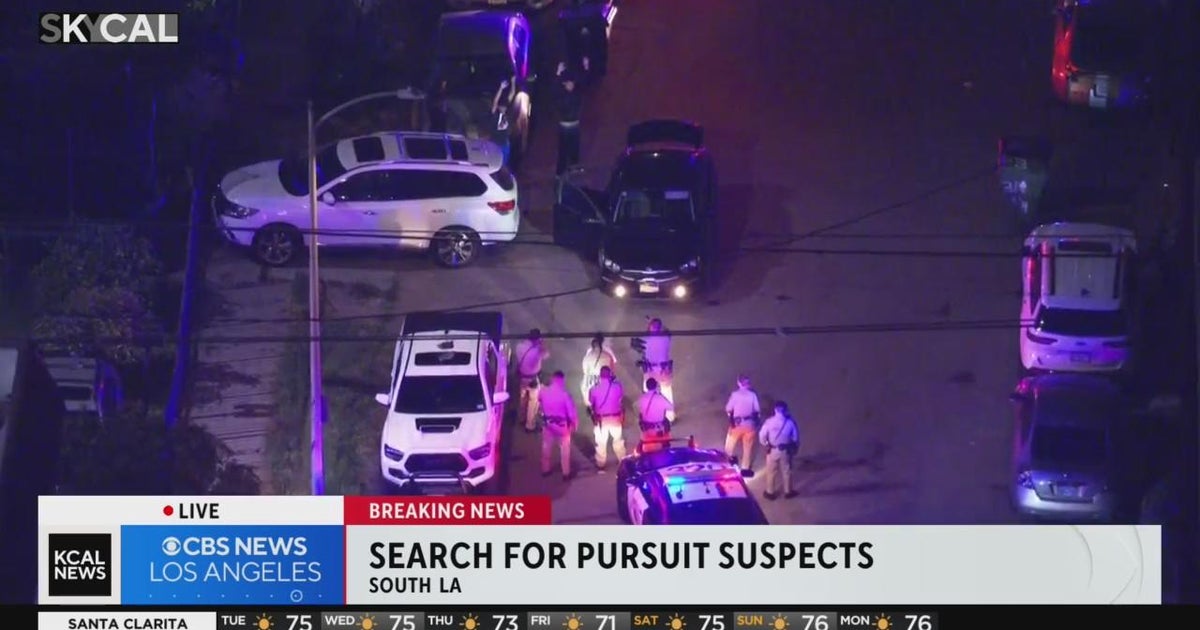 High-speed pursuit suspects surrender to police in South LA - CBS Los Angeles