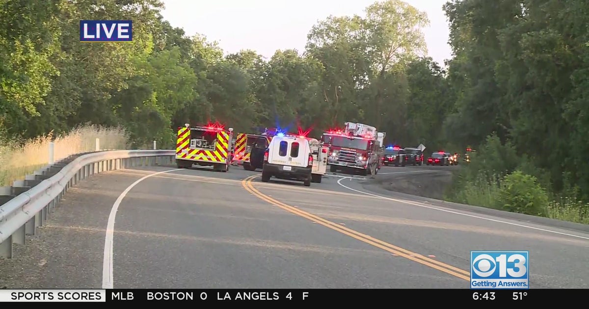 1 dead in head-on crash on Old River Road in Yolo County - CBS Sacramento