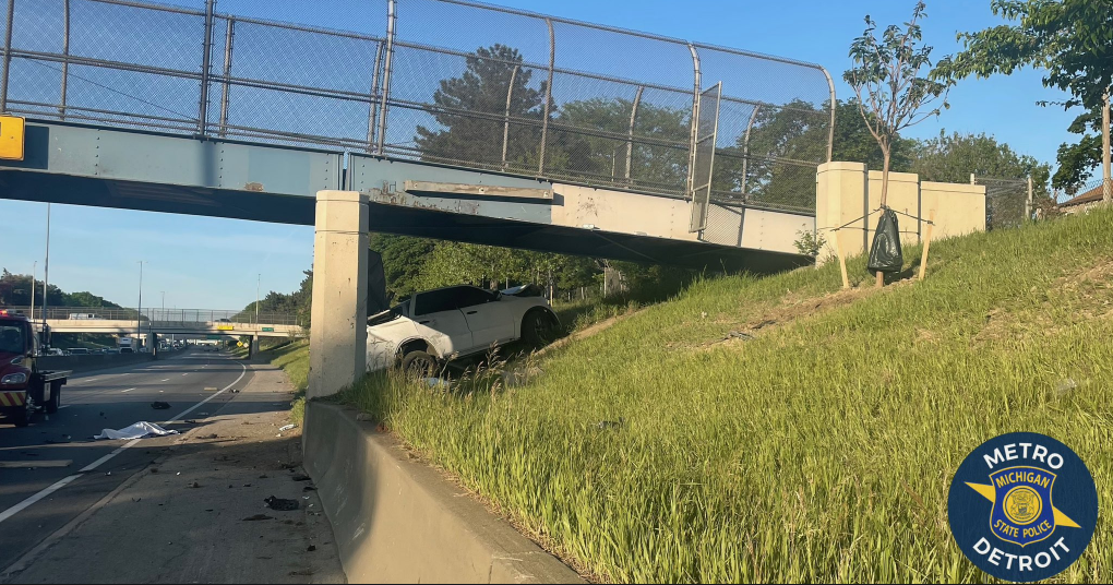 Man killed in single-vehicle crash on I-94 in Detroit - CBS Detroit