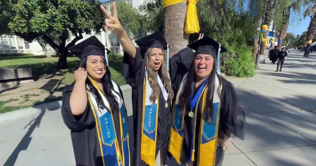 First online-only San Jose State students celebrate graduation - CBS ...