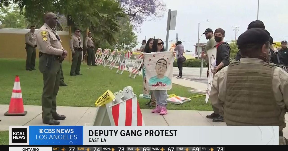 Protestors gather outside East LA sheriff's station to rally against ...