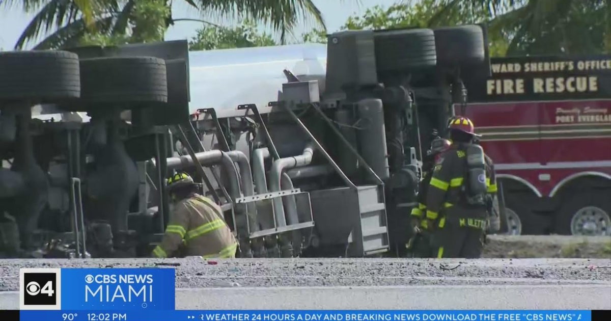 Overturned fuel tanker snarls midday I-595 traffic - CBS Miami