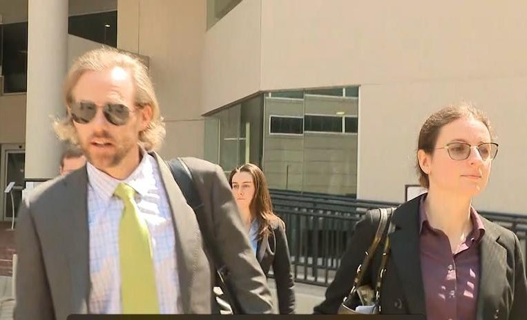 Mistrial for two Maryland doctors charged with trying to give medical ...
